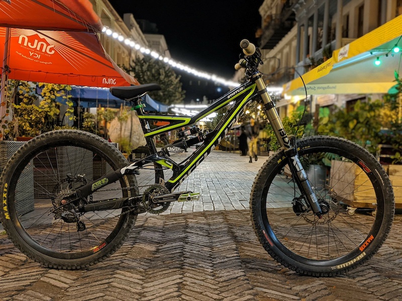 2012 Specialized status frame+Hope rear hub For Sale