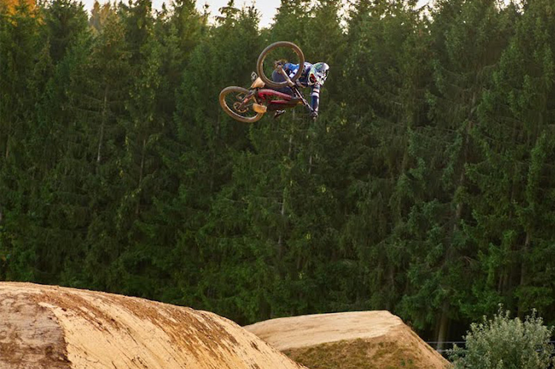 Video: FEST Sessions Day 1 with Sam Reynolds - Pinkbike