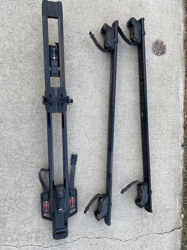 2019 Yakima Roof Rack and Cross bar set up For Sale