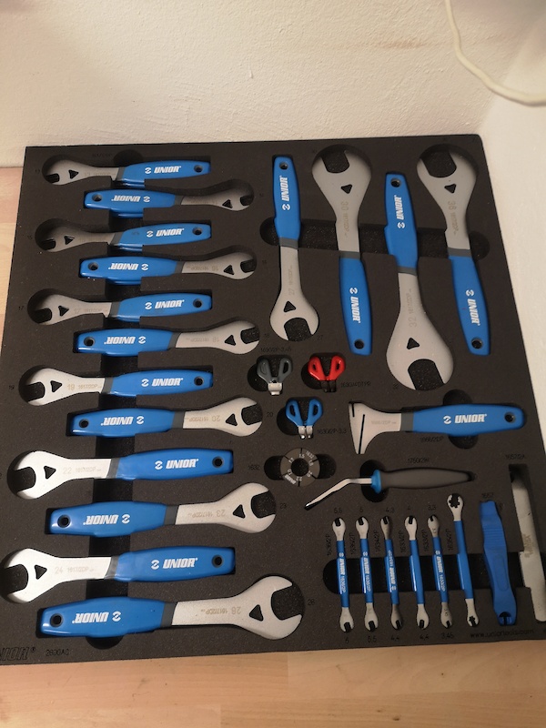2020 UNIOR Set of tools in tray 3 for 2600C- Wheel tools For Sale