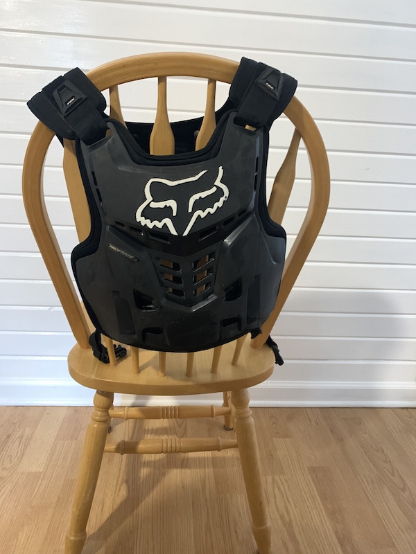Fox Proframe Chest Roost Protector S/M For Sale