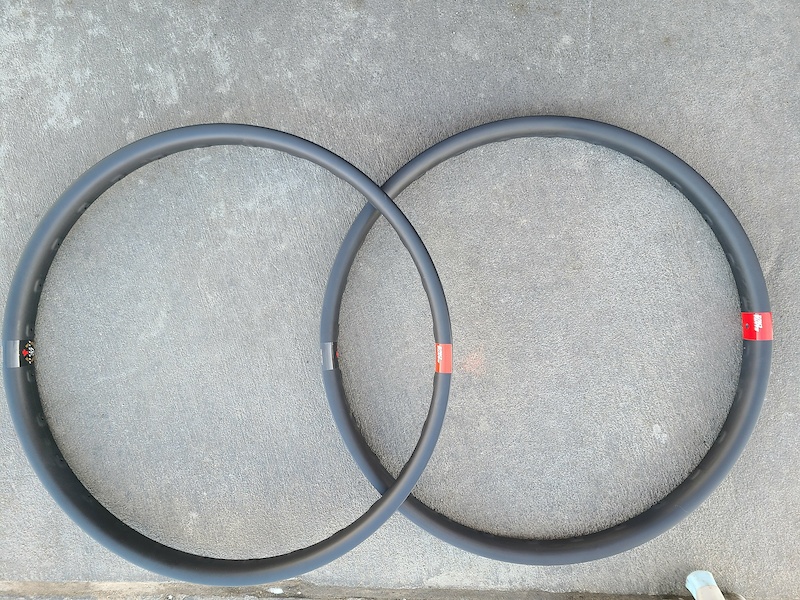 2021 Santa Cruz Reserve Carbon 37 27.5+ Rim Set 28h For Sale