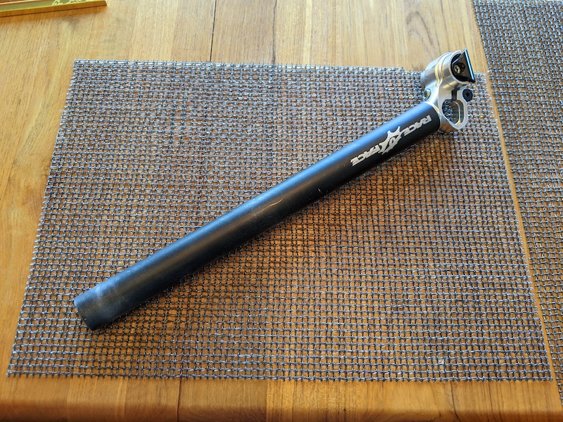 Race Face 30.9 x 400mm Setback Seatpost For Sale