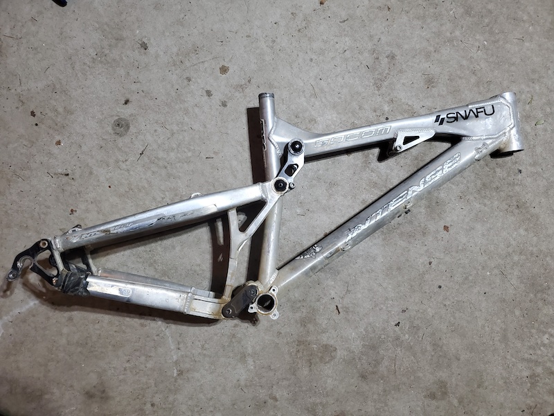 2008 Intense Uzzi frame (cracked front triangle) For Sale