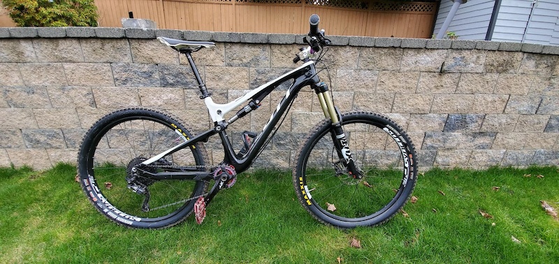 2015 Scott Genius 720 Medium Carbon. For Sale