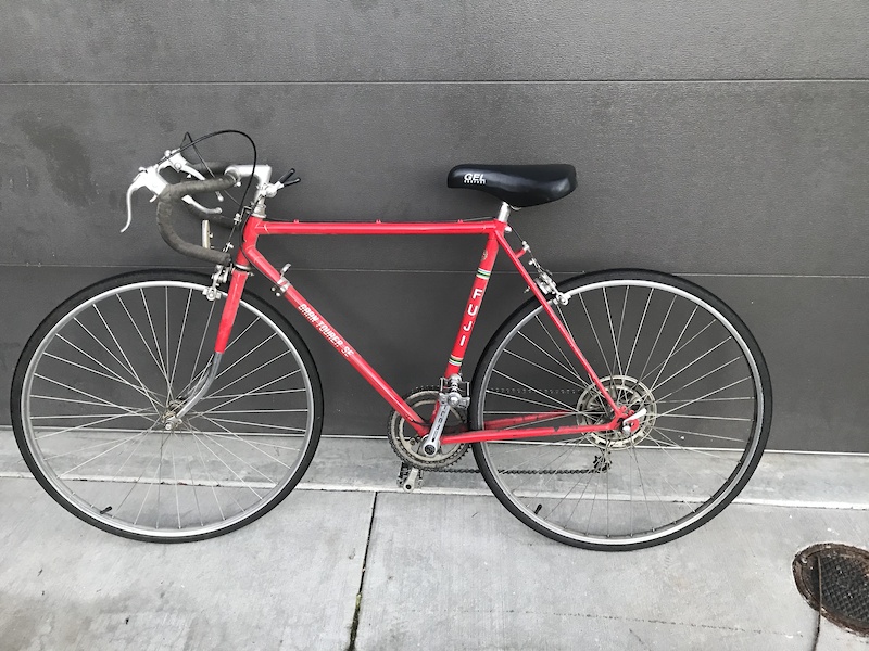 Vintage Fuji Road Bike 57.15 cm For Sale