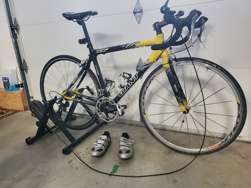 2006 Giant all carbon TCR c1 with windtrainer For Sale