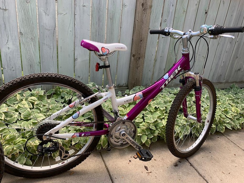 pink trek mt220 new condition For Sale