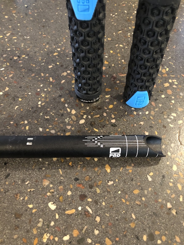 Pivot Aluminum Pad Loc Bars with Grips For Sale