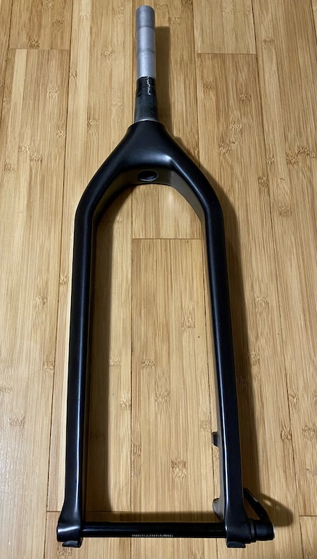 Trek Haru fat Carbon fork with thru axle For Sale