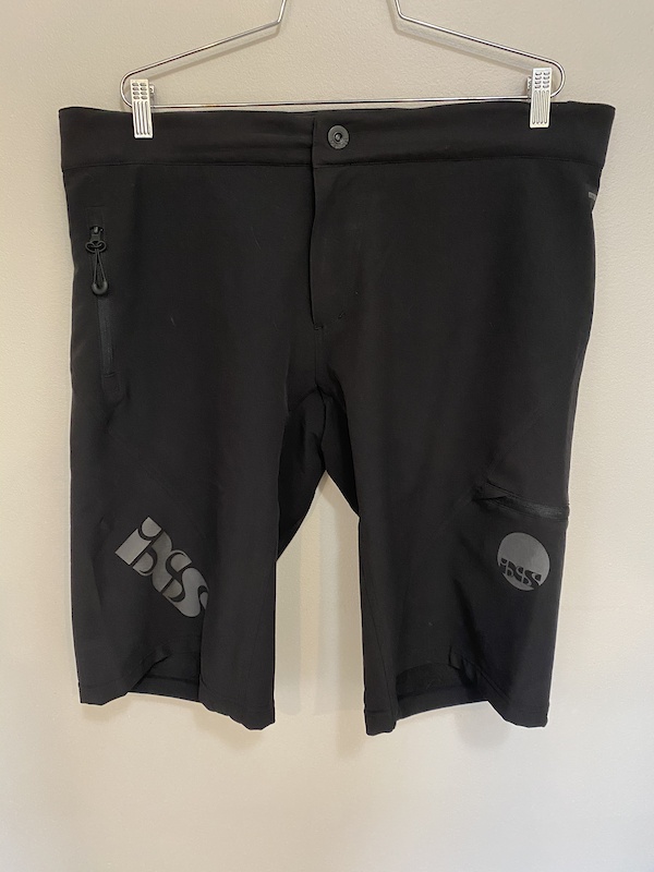 2020 IXS Carve EVO Shorts - XXL - Black For Sale