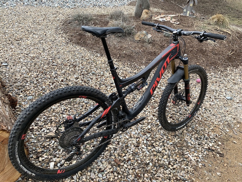 2017 Pivot Switchblade in XL, XT/XTR, Kashima, Carbon wheel For Sale