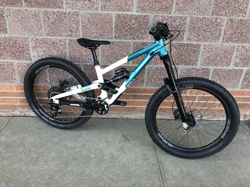 2021 New Commencal Clash 24 For Sale