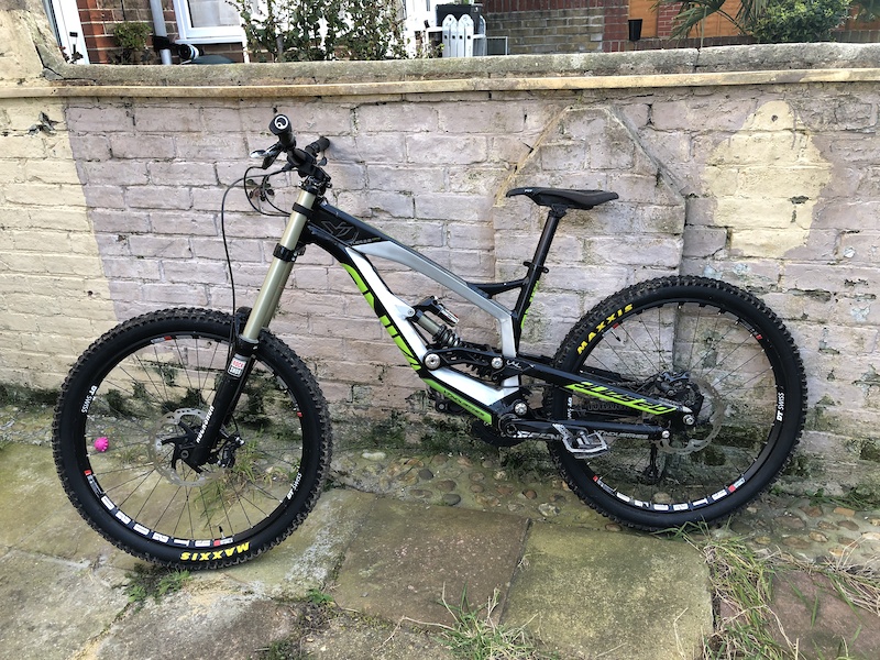 2014 YT TUES 2.0 DH Large For Sale