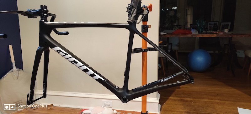 2020 Giant TCR Advanced SL Disc CCC (M) + Extras For Sale