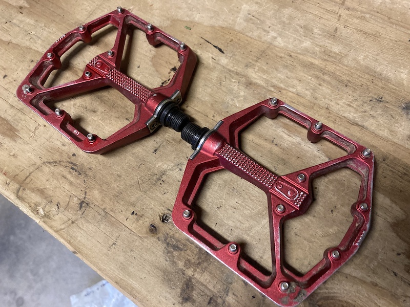 2019 Crank Brothers Stamp 7 Large Red, 2 pairs For Sale
