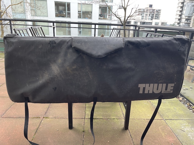 2019 *PRICE DROP Thule - 823 Gate Mate Tailgate Pad - Small For Sale