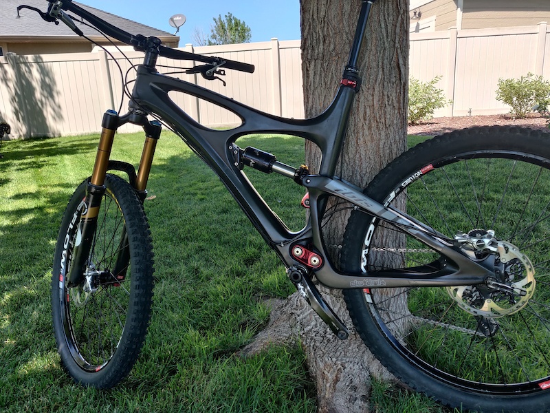 Upgraded Ibis Mojo HD Carbon with extras For Sale
