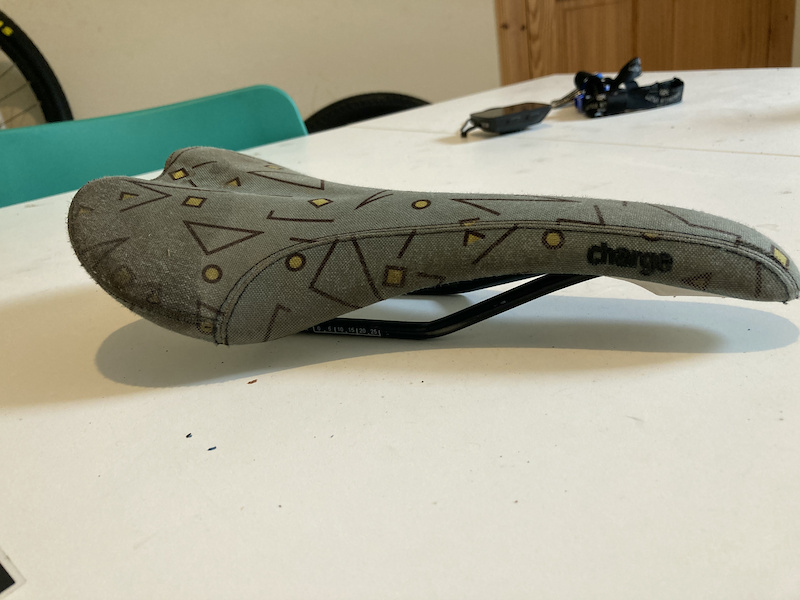 Charge spoon saddle Limited edition For Sale
