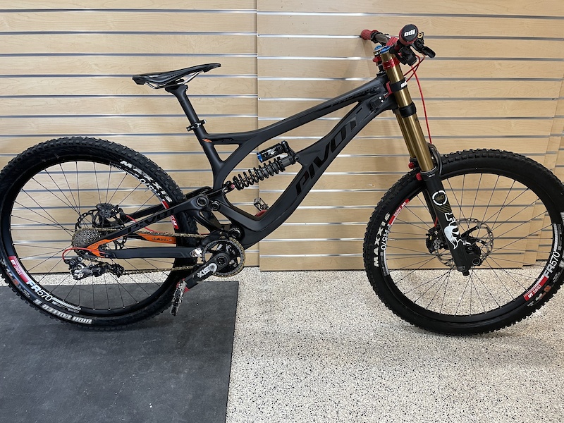 2018 Pivot Phoenix XL For Sale