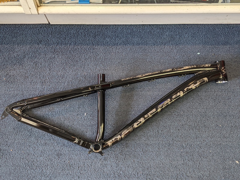 2021 Dartmoor Hornet 26, Black INSTOCK 1 Frame +ship FIRM For Sale