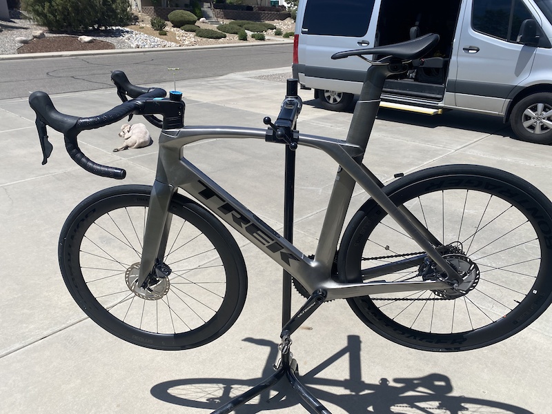 2019 Trek Madone project one. 58cm. Carbon wheels For Sale