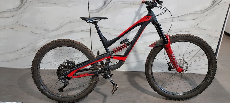2018 yt capra custom build thousands spent ! needs gone For Sale