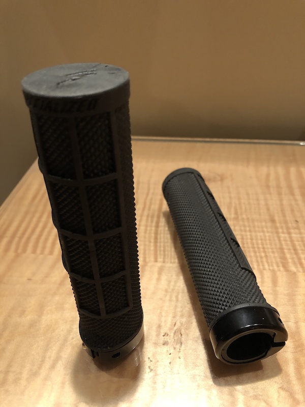 2019 Specialized locking SIP grips Large black For Sale