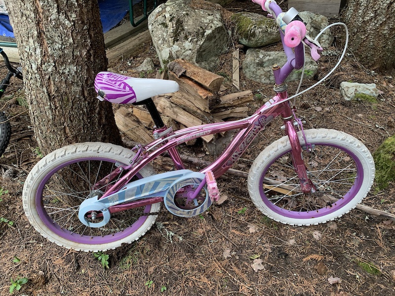 2016 Avigo Heartbreak Small girls bike For Sale