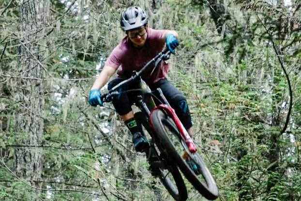 Video: Laura Battista Builds Trails & Prepares for EWS Racing in ...