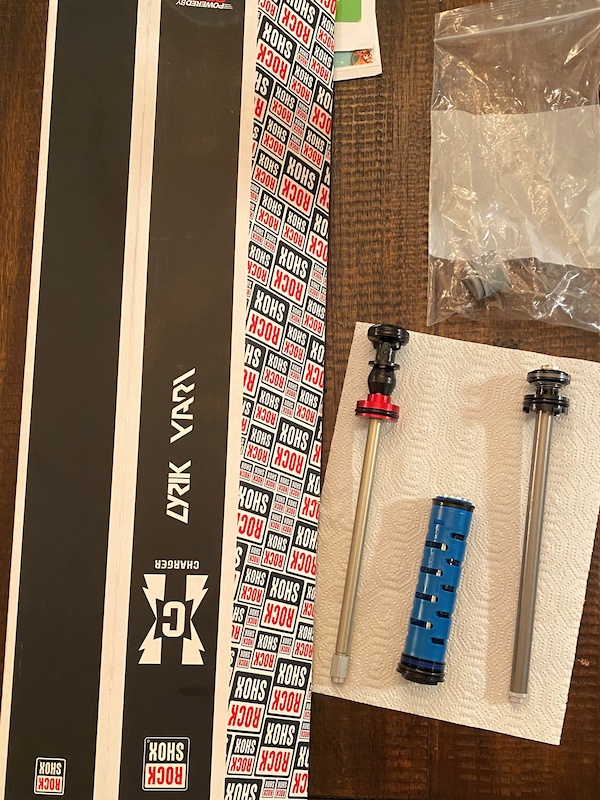 2019 RockShox Debonair spring and air shaft 160mm For Sale