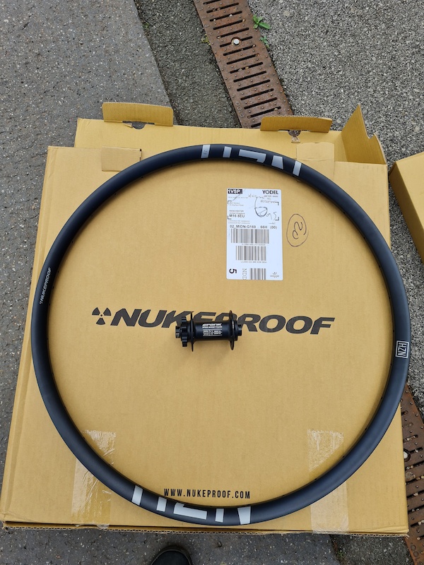 2022 Nukeproof horizon V2 rim 29er new + valves + hub For Sale