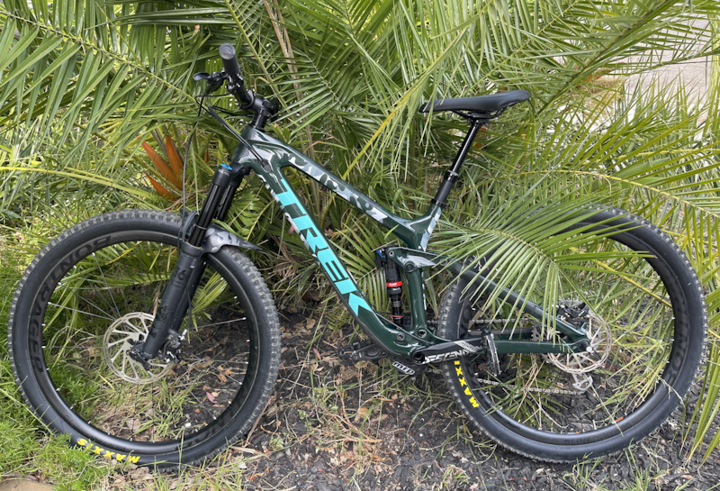 2019 Trek Slash 9.8 in green/camo, size medium For Sale