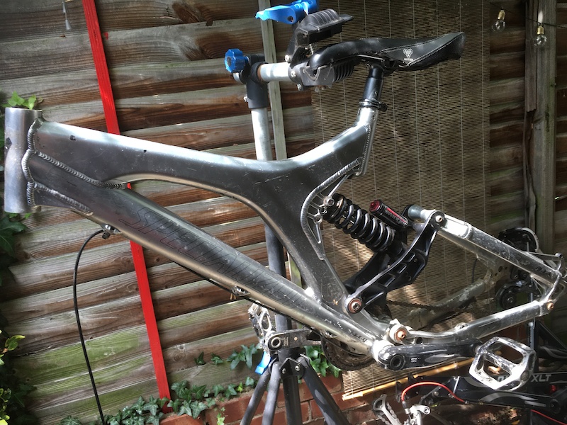 Specialized Big Hit DH frame with cranks and shock For Sale