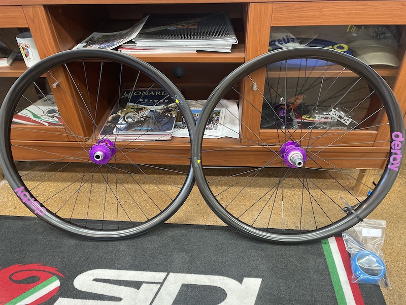2021 Custom Carbon Derby AM 35i 29” 35mm Wheelset For Sale