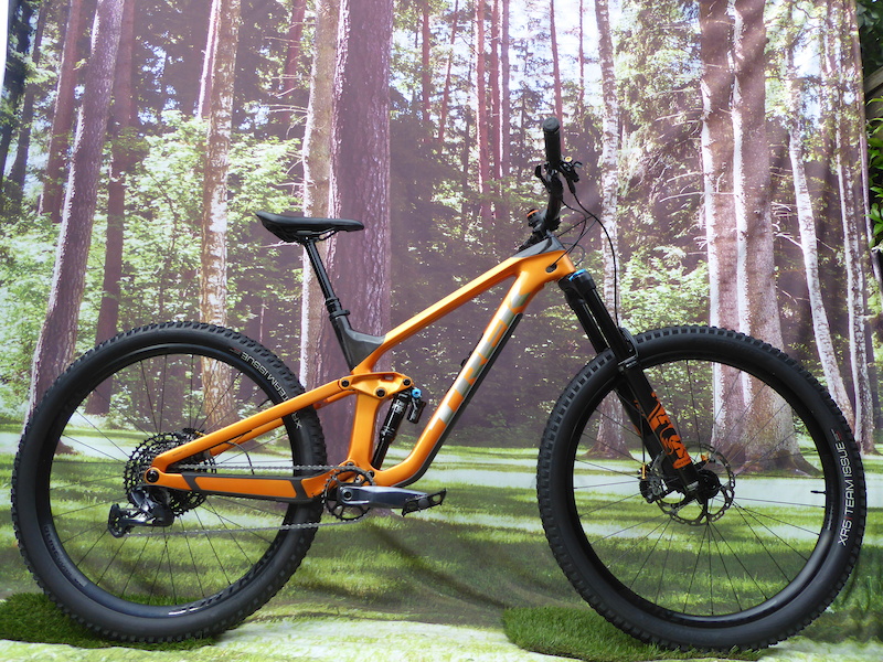 2021 Trek Slash 9.7 CARBON 18" Medium Large 29er 29" For Sale