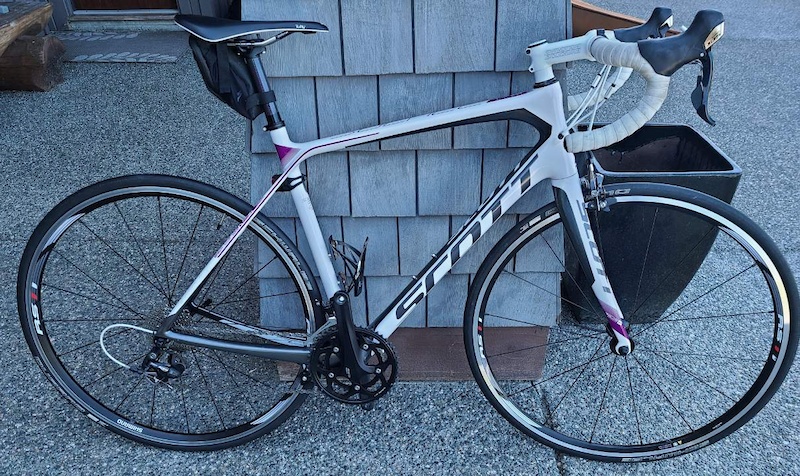 2014 Women’s Scott Solace 25 Contessa Road Bike For Sale