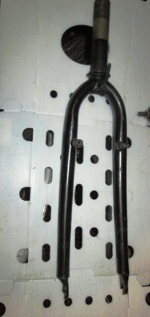26" x 1 1/4" rigid fork threaded For Sale