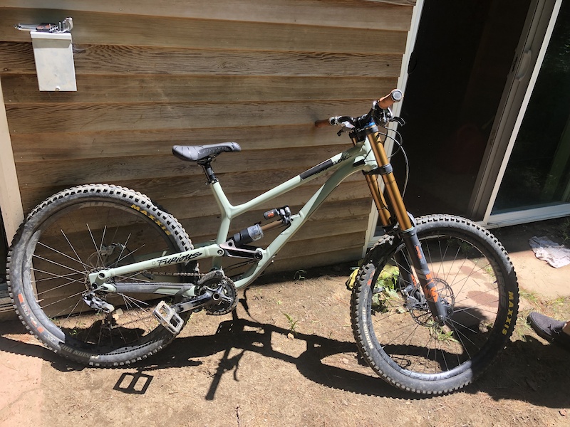 2021 Large Commencal Furious For Sale