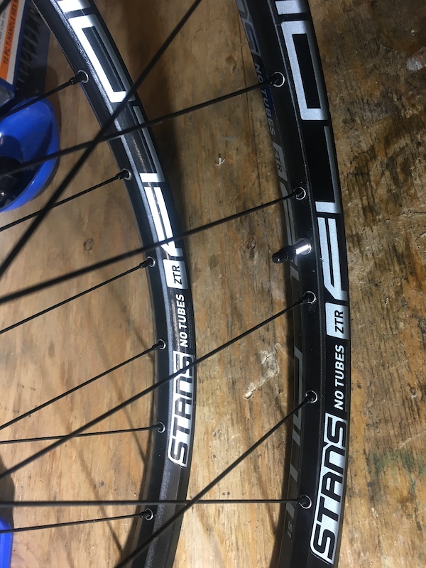 2021 Wheelset Stans Flow D with Shimano hubs For Sale