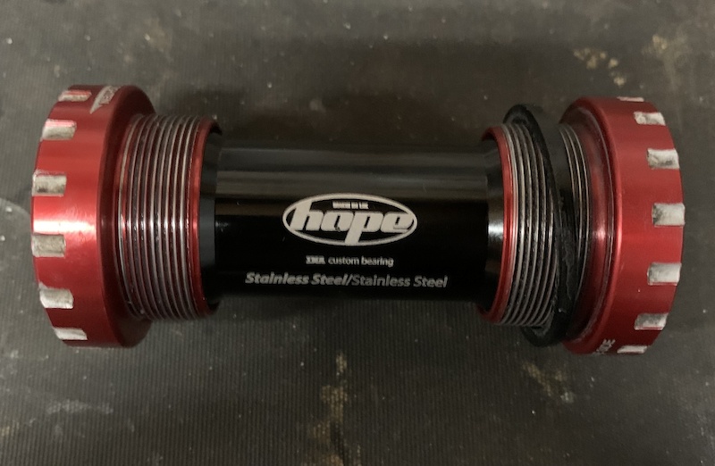2020 Hope bottom bracket 68/73mm 24mm spindle - red For Sale