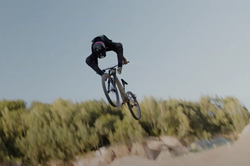 Video: Elias Ruso Lands World’s First Downhill Bike Frontflip Heel ...