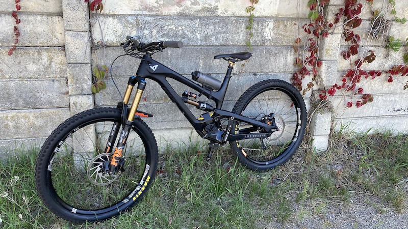 2020 YT capra frame with '18-'20 components For Sale