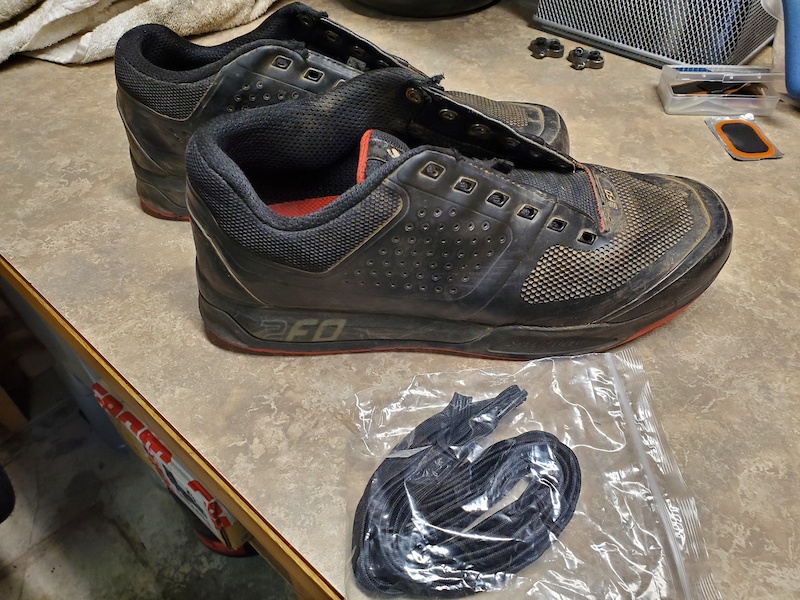 Specialized 2FO Clip Shoe - black/red, size 44 For Sale