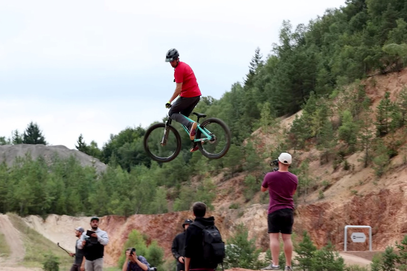 Video: A Game of BIKE with Kade Edwards, Sam Reynolds, Kaos Seagrave ...