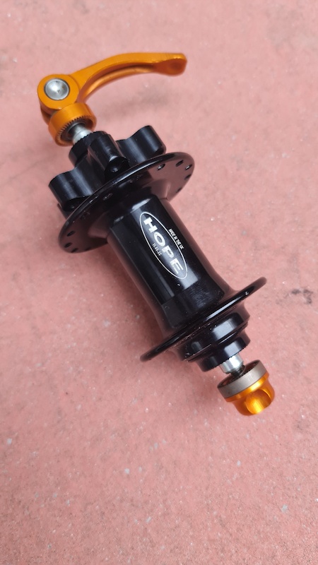 Hope front hub with gold Hope QR For Sale