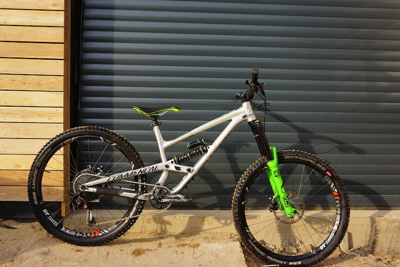 2019 Custom Commencal Clash For Sale