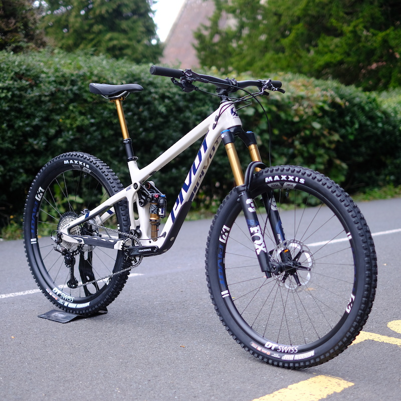 2021 Pivot Switch Blade XT Pro Carbon Wheel 0% Finance For Sale