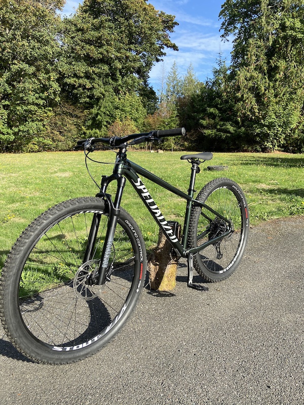 2021 Specialized Rockhopper Expert 29” medium For Sale