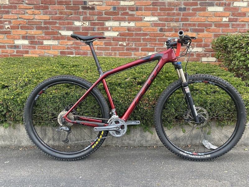 2016 Felt nine 6 Large Red For Sale